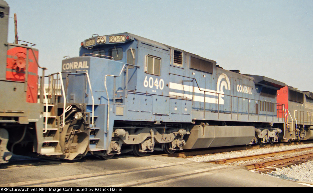 CR 6040 C40-8 in a light power moving backing south into the NS Oliver Yard in New Orleans LA ...